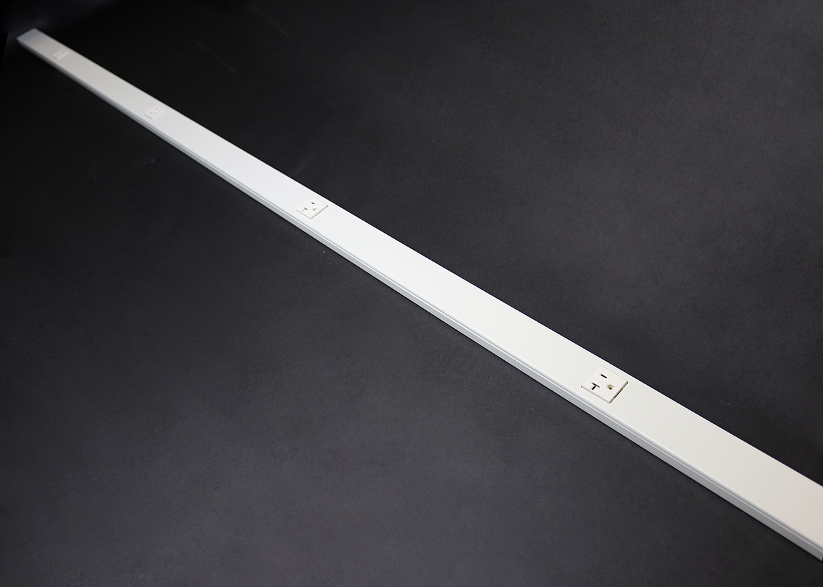 WIREMOLD V24GB618 : PLUGMOLD 6FT. SINGLE CRT 18IN.OC 2400 IVY | Gordon ...